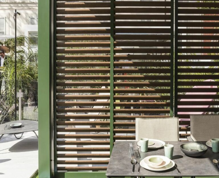Choosing the Right Solar Shading - Buying Guides ArchiExpo